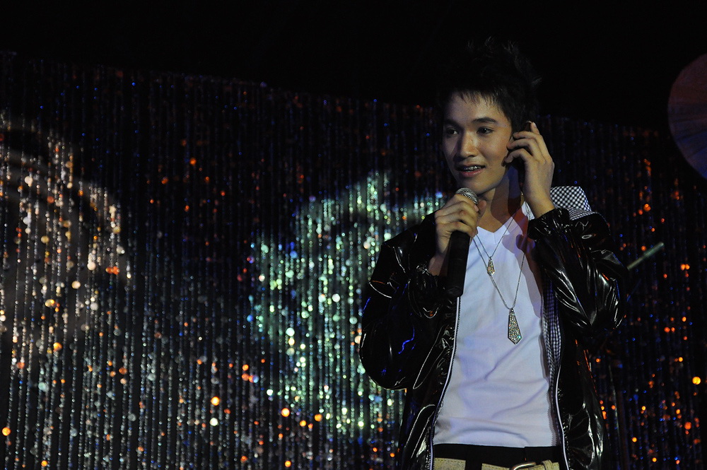 >>พี่หมอฤทธิ์ 1 ใน 8 THE STAR6 น่ารักหาใครเปรียบไม่!!!