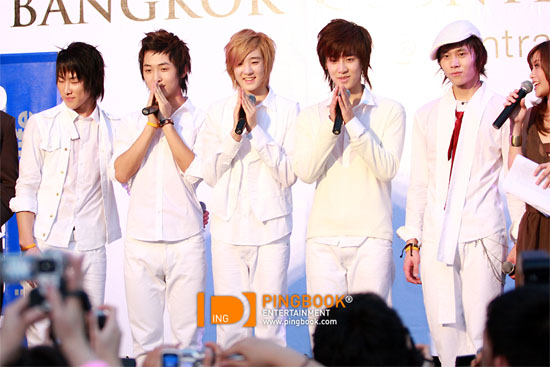 แฟนคลับxingเข้า แจกรูปxingเยอะมาก เกือบทุกรุ่น | Dek-D.com