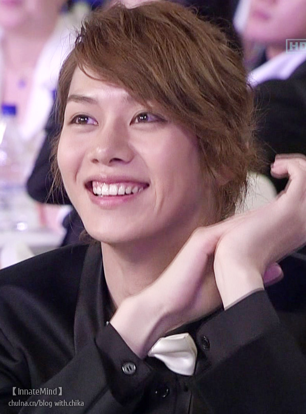 คิมฮีชอล สวยจนตะลึง ผู้หญิงยังอาย !!! | Dek-D.com