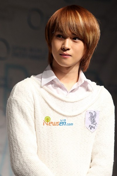 [Dae Guk Num Ah] วง D-NA ได้เปิดตัวเข้าวงการอย่างเป็นทางการแล้ว ...