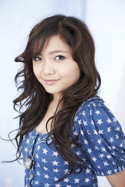 Pixx--Charice--Young and now!!! | Dek-D.com