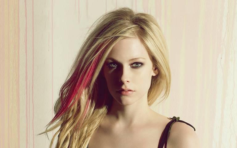 [Pix] Avril Lavigne "Maxim" PhoTo !! | Dek-D.com