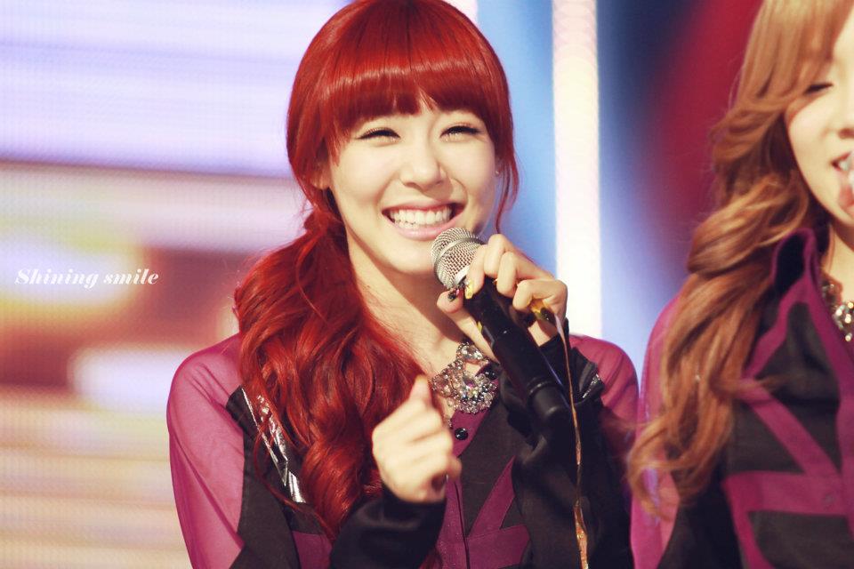 [SNSD] ทิฟฟานี่ ผมแดงของเธอ ทำได้กี่ทรง ???? | Dek-D.com