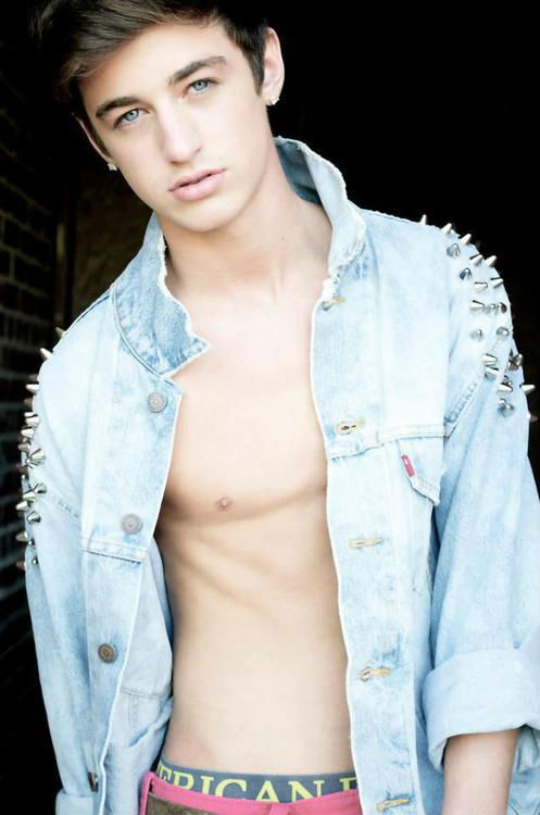 PICS Blake Gilbert หล่อเกินคนไปเเล้ววววว | Dek-D.com