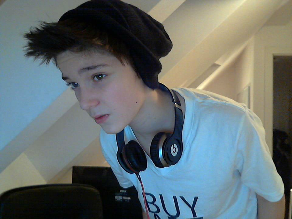 CUTE BOYS "Teenager" //FB | Dek-D.com