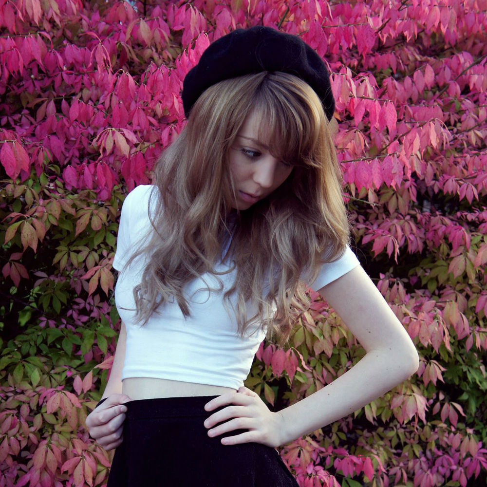 Pix:Shelley Mulshine สาวต่างชาติ น่ารักโคตรๆ ขาว ขาเรียวเพรียว เป๊ะ >