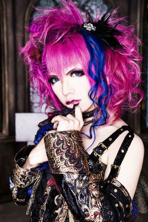 [J-Rock] ผู้ชายที่สวยกว่าผู้หญิงหลายๆคน ย้ำค่ะว่าผู้ชายไม่ใช่กระเทย(แต่ ...
