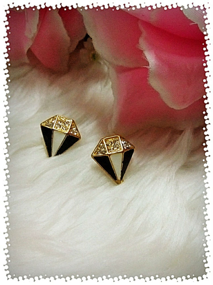 ขอปรึกษาเรื่องต่างหูหน่อยค่ะ | Dek-D.com