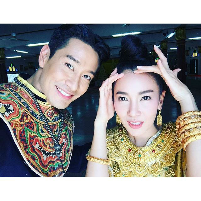สุดปัง และดูเด็กมาก ! นุ่น วรนุช ใส่ชุดไทย บวงสรวงละคร #พิษสวาท | Dek-D.com