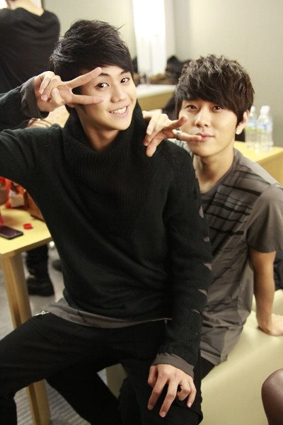 [B2ST/BEAST] ข่าว Showtime Burning the BEAST/แจกรูป Junseob/ฝาก Fic Junseob | Dek-D.com