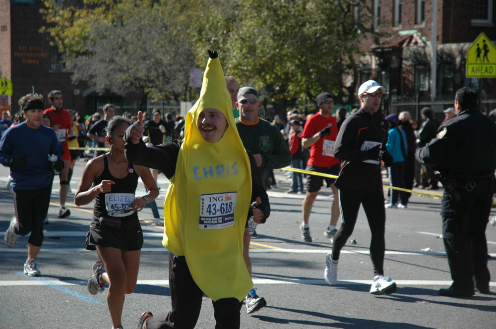 ถ้าชุดวิ่งมาราธอนจะต้องแต่งกันขนาดนี้! #คอสเพลย์ ยังอาย 55555 ขอวิ่ง ...