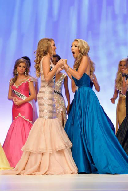 Mis High School !!!! ประกวดอย่างนี้ก็มี!? | Dek-D.com