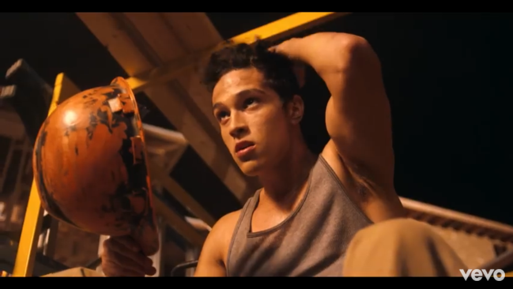 ภาพนี้มาจาก MV ใด INTER SONG (published 2016) part2 โดย Tarqq' ( ควิซ ...