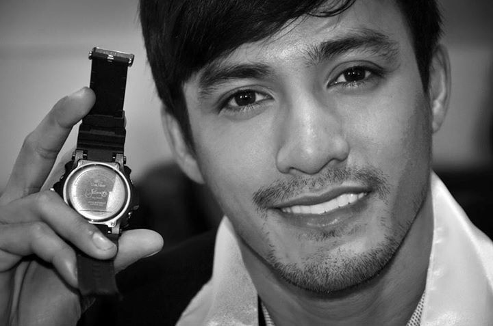 ผู้ชายที่หล่อที่สุดในฟิลิปปินส์ Neil Perez หล่อจนได้รางวัลระดับโลก ...