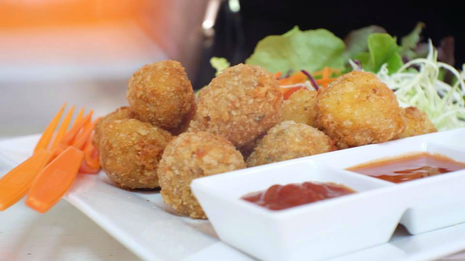 ‎CHICKENCHIC‬ !! ชีสยืดเยิ้มๆ เอาใจ #CHEESE LOVER | Dek-D.com