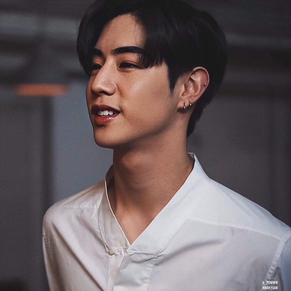 เพราะว่าเป็นพระอาทิตย์ถึงจะส่องแสงแค่ไหน ก็คงไม่มีใครอยากเข้าใกล้อยู่ดี