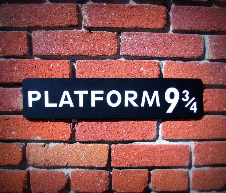 (OS/SF) PLATFORM 9 ¾