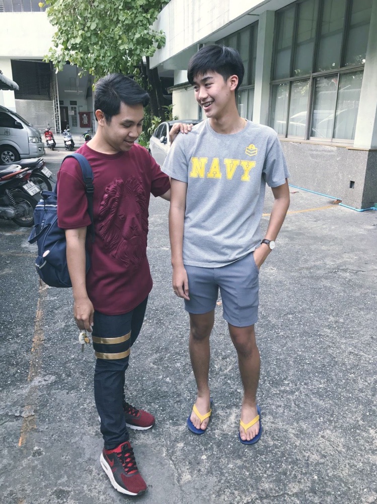 หนุ่มหล่อจากรั่วโรงเรียนวัดสุทธิวราราม | Dek-D.com