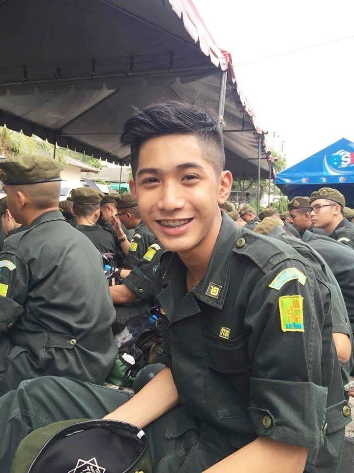 หนุ่มหล่อจากรั่วโรงเรียนวัดสุทธิวราราม | Dek-D.com