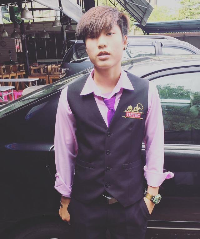 หนุ่มหล่อจากรั่วโรงเรียนวัดสุทธิวราราม | Dek-D.com