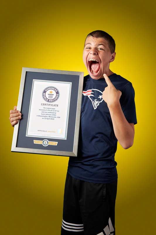Isaac Johnson สร้างสถิติ “อ้าปากกว้างที่สุดโลก” ลง Guinness World ...