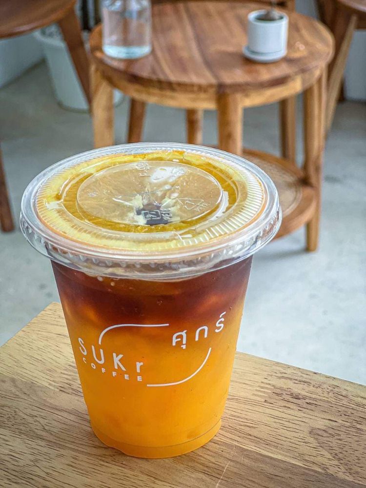 SUKr coffee คาเฟ่เล็กๆริมทาง นั่งพักดื่มกาแฟชิวๆระหว่างเดินทาง | Dek-D.com