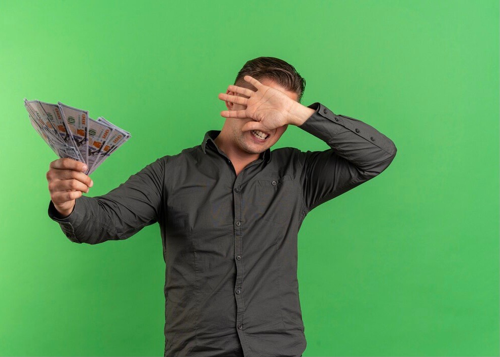 “กลัวรวย” ไม่น่าเชื่อว่ามีคนกลัวสิ่งนี้ มาเช็กอาการ Plutophobia หรือโรค ...