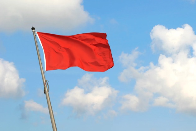 ชวนเช็ก Relationship Flags คนรักของเราอยู่ในสัญญาณอันตรายธงสีไหน?