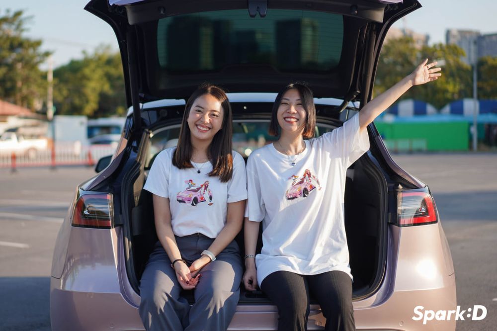 “พี่ปัง พี่อาย” EV Girls จากสองสาวนักเล่าเรื่อง สู่การเป็นนักรีวิวรถ EV ...