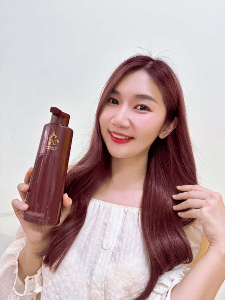 เปลี่ยนลุคใหม่ สวยสะดุดตารับปีใหม่ ด้วย ‘Red Ash Brown’ จากหอมเกศ ...