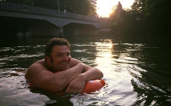 'เบนจามิน' และ 'กาเบรียล' ชายผู้เบื่อปัญหารถติด จนเลือกไปทำงานทางน้ำ!